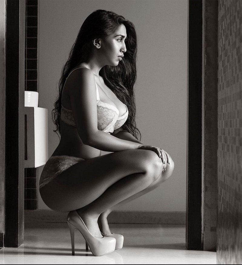 Your Senses Will Blow After Seeing These Pictures Of Scarlett Rose See